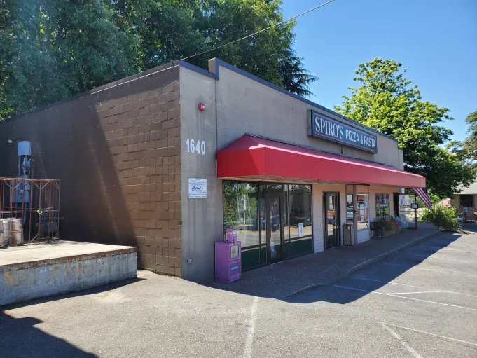 Spiro's Pizza and Pasta 1640 Jackson Ave SE - Red and White Spaghettini