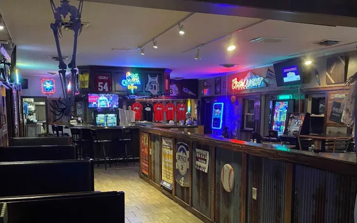 Hillside Sports Bar and Grill | Toast